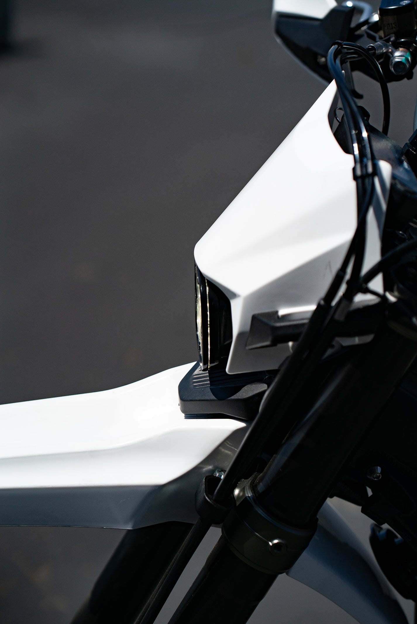 Squadron Pro Headlight - Ultra Bee – REVRides