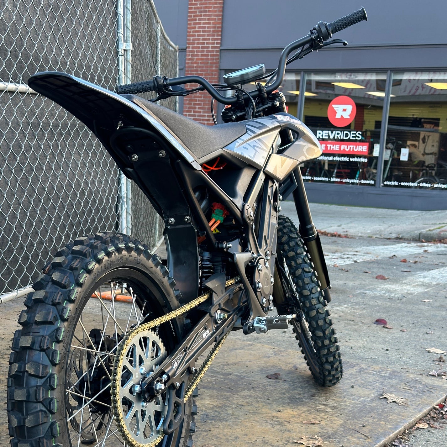 Apollo RFN Ares Rally Pro Electric Dirt Bike (Latest 2024 Model) – REVRides